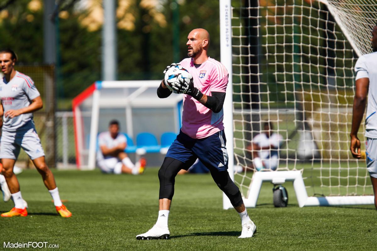 OL - Rémy Riou dévoile son rôle auprès de la jeunesse lyonnaise