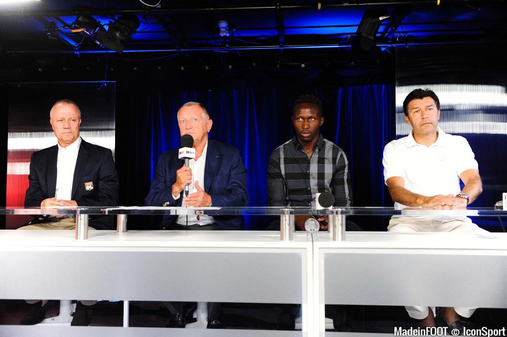 Photos OL Ligue 1 : Conférence de presse, Présentation de Mapou Yanga ...