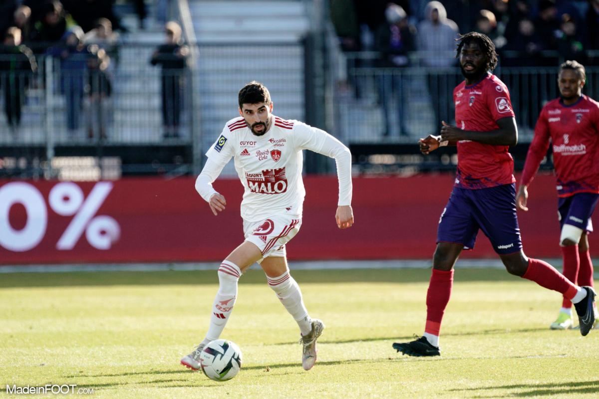 Mercato - Rejoindre l'OL ou rester au Stade Brestois ? Pierre Lees ...